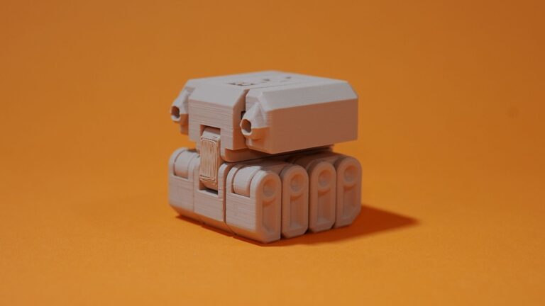 BoxBot B-01 | 3D Printable Print-in-Place Robot Figurine